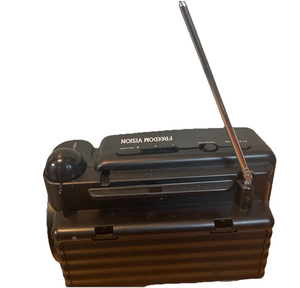 Casio Freedom Vision AV-100 portable LCD TV with FM/AM 2-band radio ...