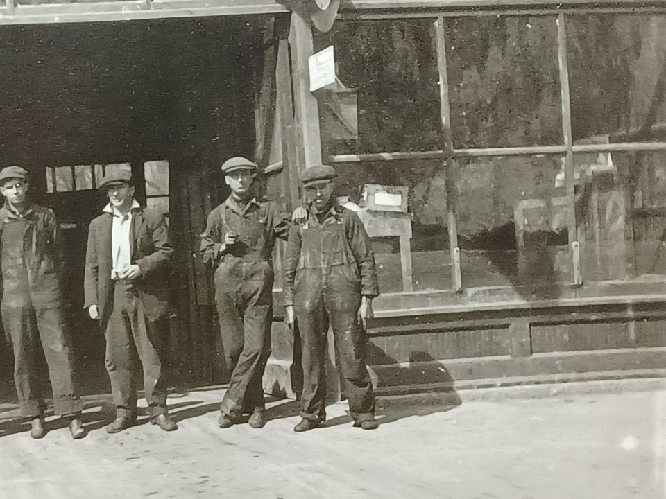 Antique Snapshot Greeley Automobile Garage Mechanic Repair Shop 1920s ...