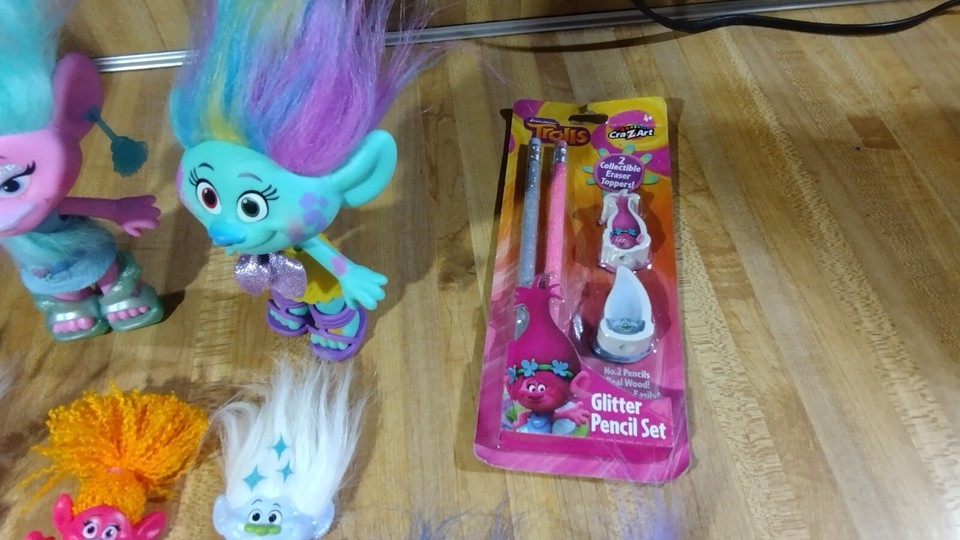 Dreamworks Trolls The Movie Popcorn Cannister,2017,inside: troll dolls ...