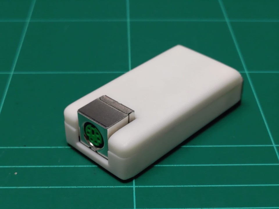 PS2 to 1351 mouse adapter for Commodore 64 / C64 / 128 / C128 with case ...