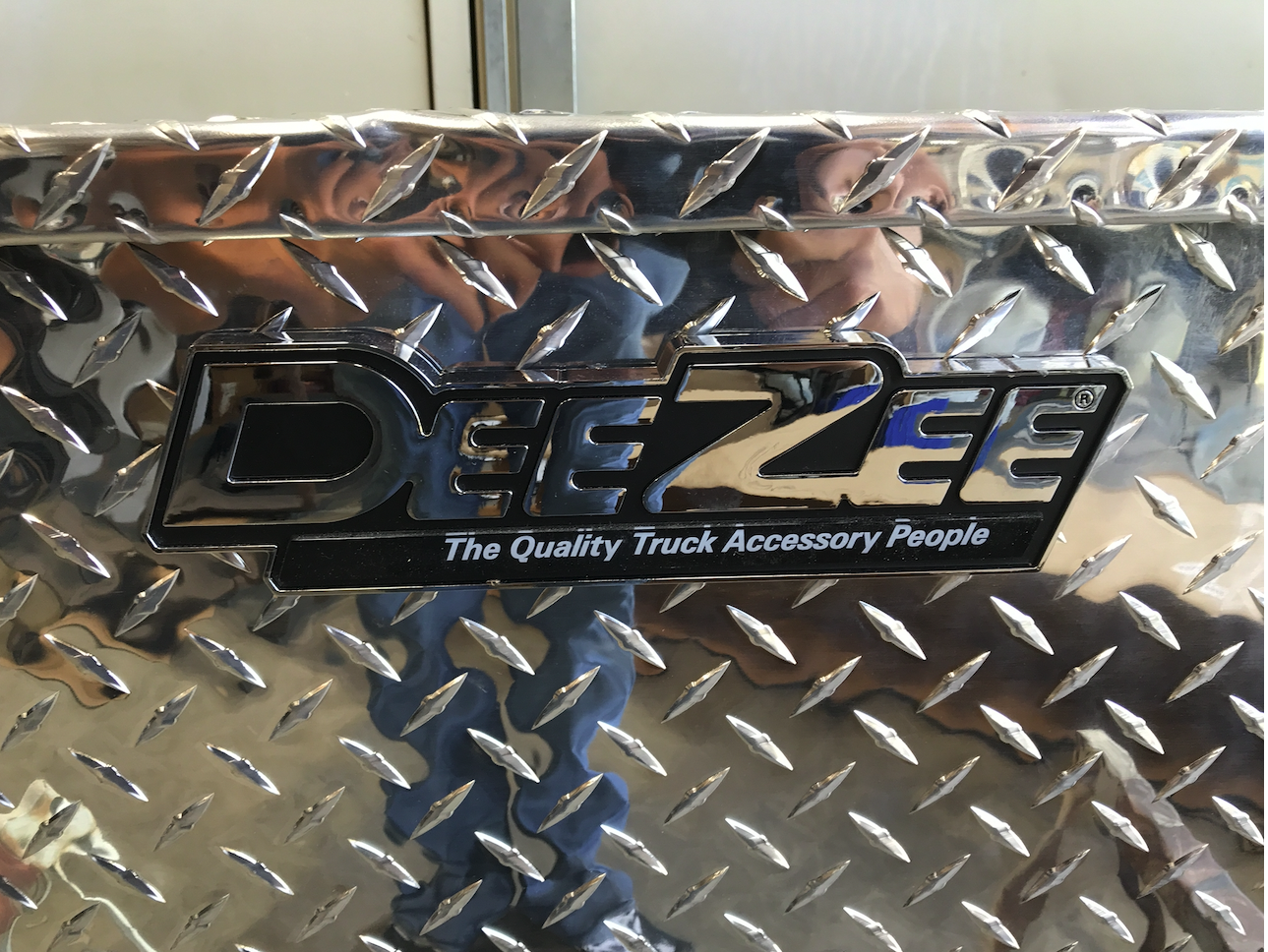 Dee Zee 6170N - Spec Series Narrow Tool Box - Universal - Damaged - See ...