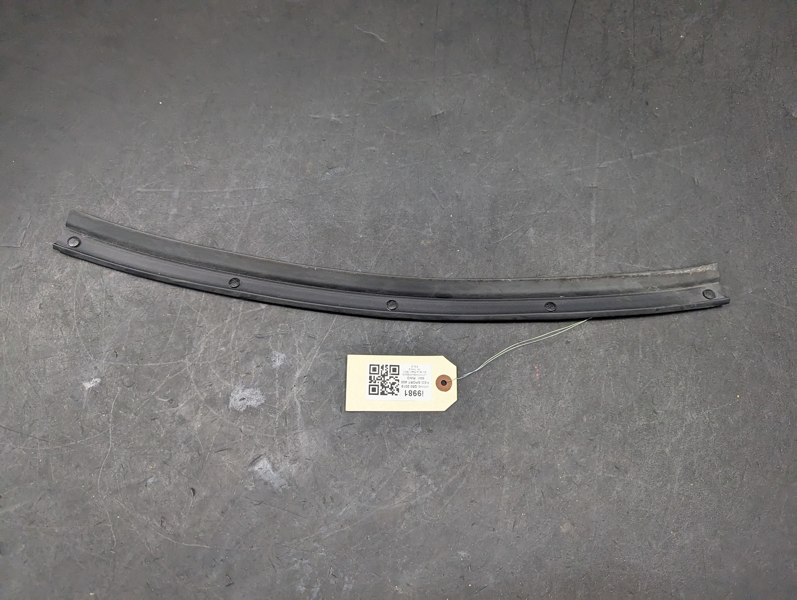 Rear Right Door Lower Weatherstrip 2019 Infiniti Q50 82838-4GA0A 2014 ...