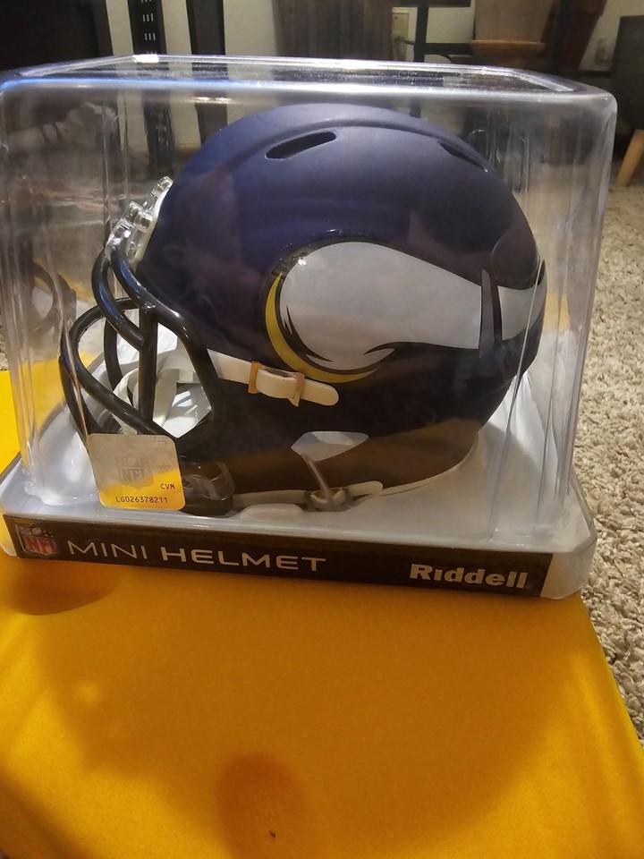 Sam Darnold Autographed Mini Football Helmet Fanatics Certified Vikings ...