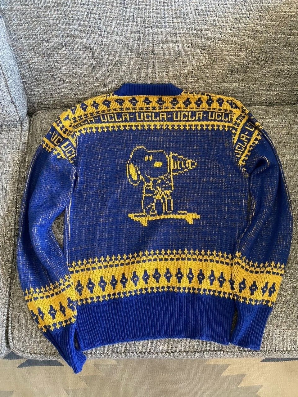 Rare Men's Vintage Arrow Snoopy Peanuts UCLA Bruins B… - Gem