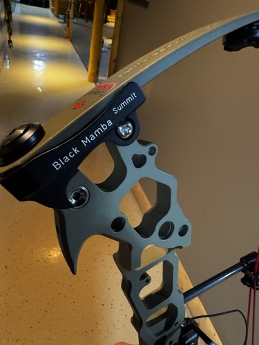 APA Archery Black Mamba Serpent Bow Right Hand 29/70 Draw Length (bare ...