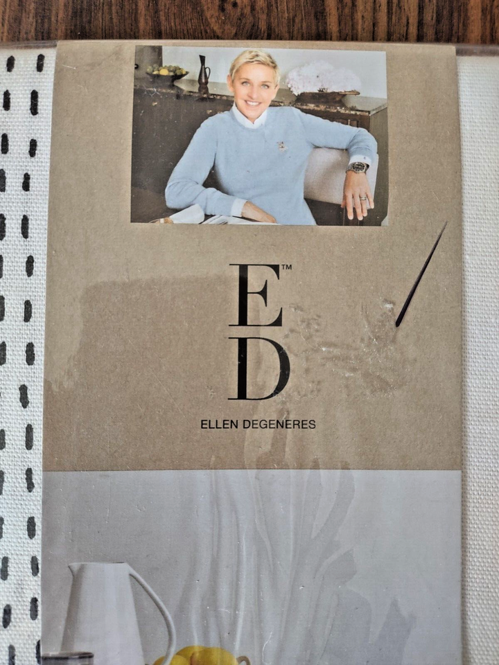 ELLEN DEGENERES TABLECLOTH STRIPED PINK TRIANGLES & BLACK HYPHENS 70 ...