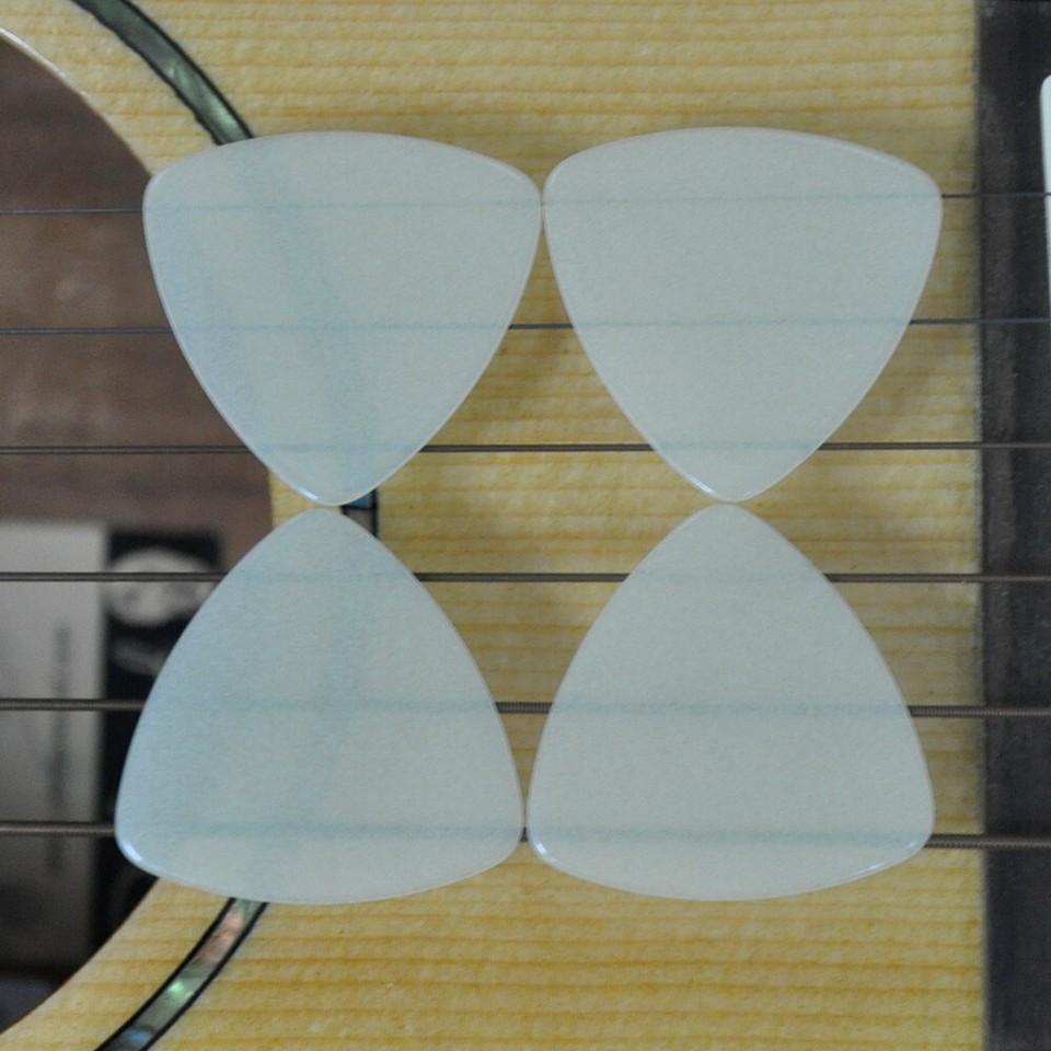 100pcs HEAVY 0.96mm Big Rounded Triangle Celluloid Guitar Picks Glow In ...