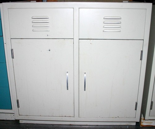 HAMILTON KEWAUNEE LABORATORY CABINETS, CASEWORK 74 FEET, $120 PER FOOT ...