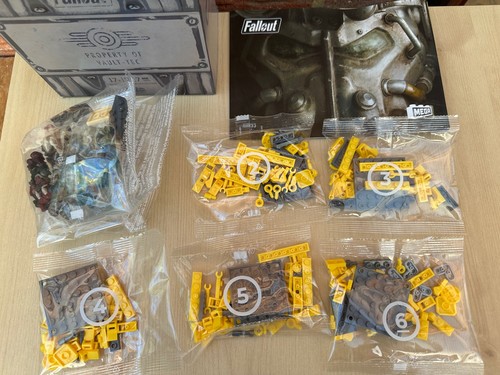 Mega Bloks Fallout T-60 Power Armour Vault-TEC Collectible Set, in hand ...