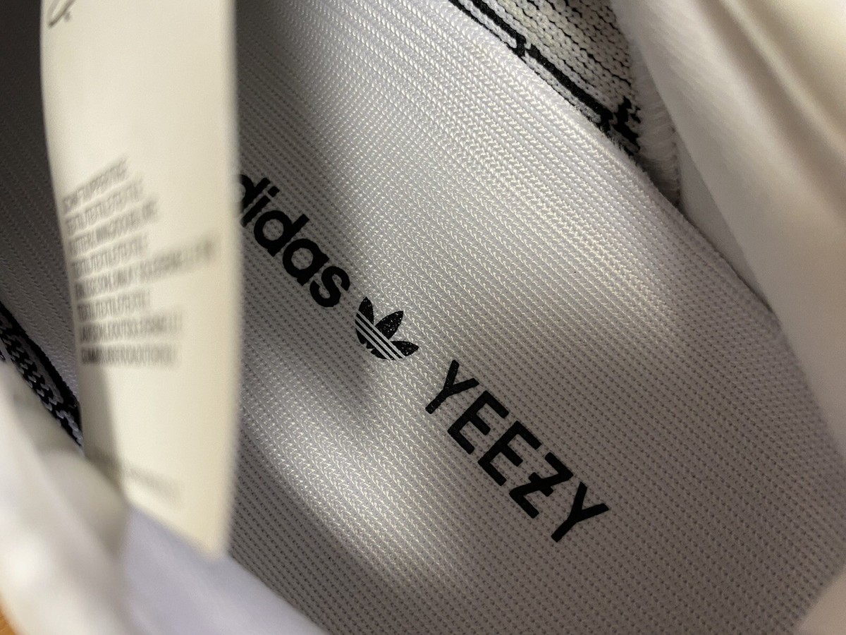 RARE🔥 adidas Yeezy Boost 350 V2 Zebra Size 9.5 Black White RARE🔥 adidas Yeezy Boost 350 V2 Zebra Size 9.5 Black White