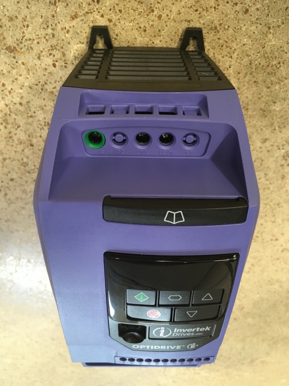 ODE-3-220070-3042 Invertek VFD 2HP 7A 200V-240V 3Ph/3Ph VFDexchange | eBay