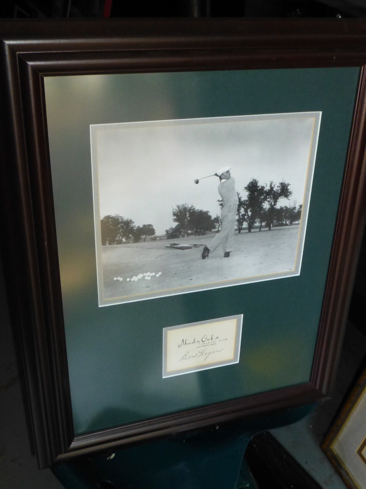 BEAUTIFULLY FRAMED & AUTOGRAPHED PHOTO OF RENOWNED GOLFER BEN HOGAN ...