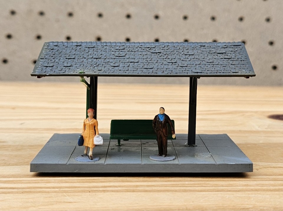 Vintage HO Scale Platform Station Hillside Railroad Layout Structure ...