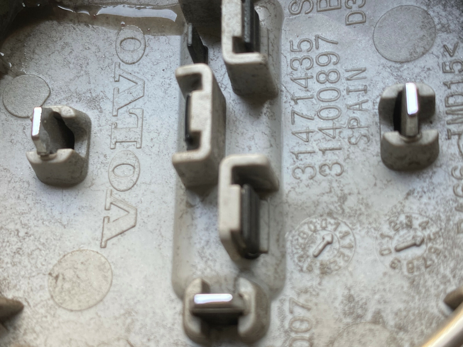 Volvo S90 S-90 Wheel Rim SILVER Center Hubcap Hub Cover Cap OE 31471435 ...