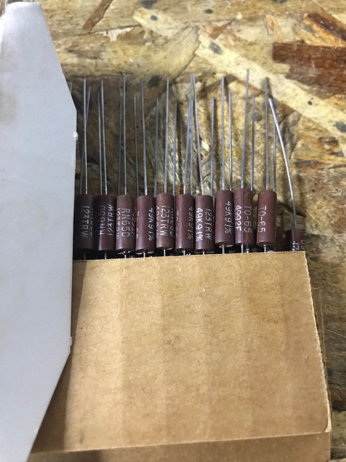 LOT OF 100 TRW RN65D 4992F Resistors | eBay