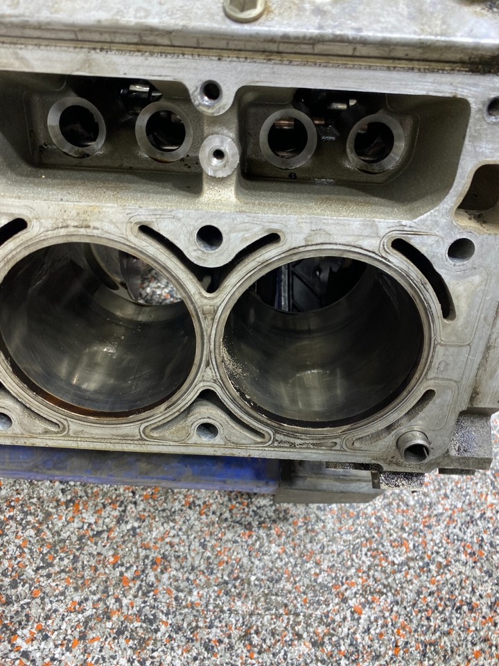 2004 CHEVY CORVETTE OEM 5.7 LS6 LS ENGINE SHORTBLOCK SHORT BLOCK -READ ...