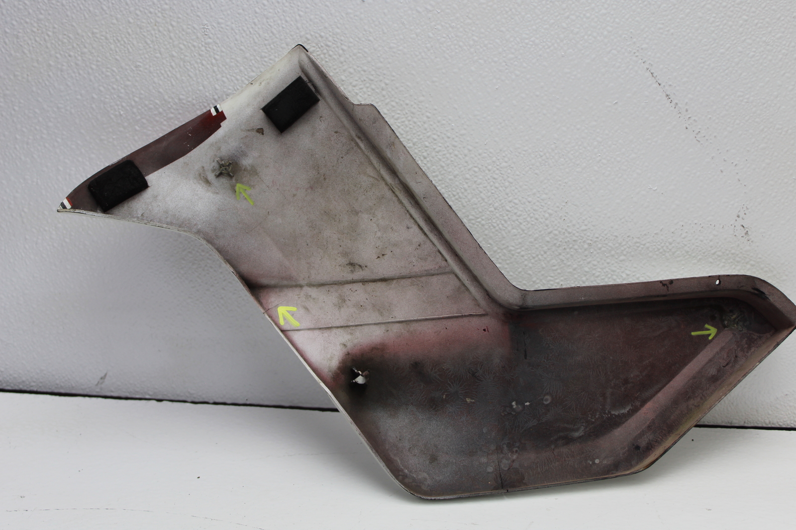 1983 SUZUKI GS750ES GS750 (#390) RIGHT SIDE COVER FRAME PANEL (STPU51A ...