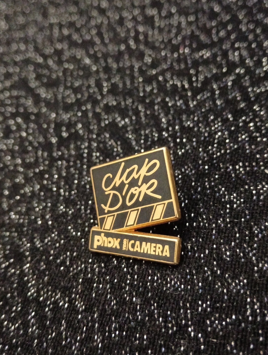 Pin's Pins Pin Enamel 6 Magasins Appareil Photo ACCESSORIES Clap "phox ...