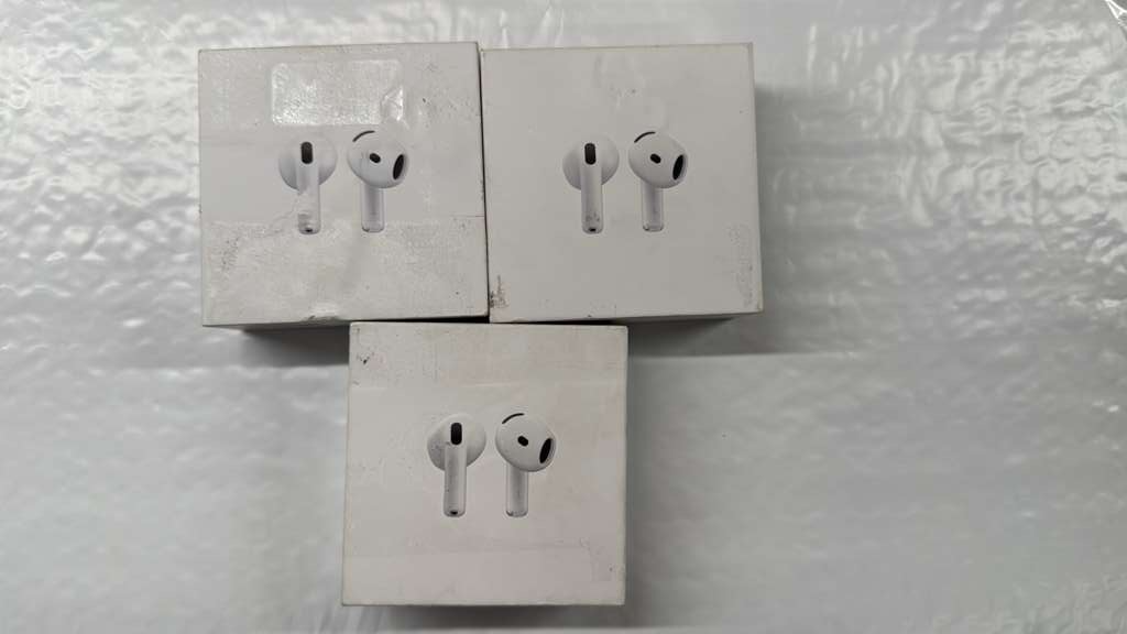 Apple AirPods 4 Wireless Bluetooth Earbuds MXP63LL/A 2024 4th Gen ...
