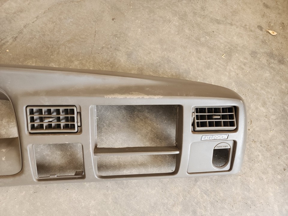 2004 FORD EXCURSION EDDIE BAUER DASH BEZEL TRIM PANEL w/vent TAN YC35 ...