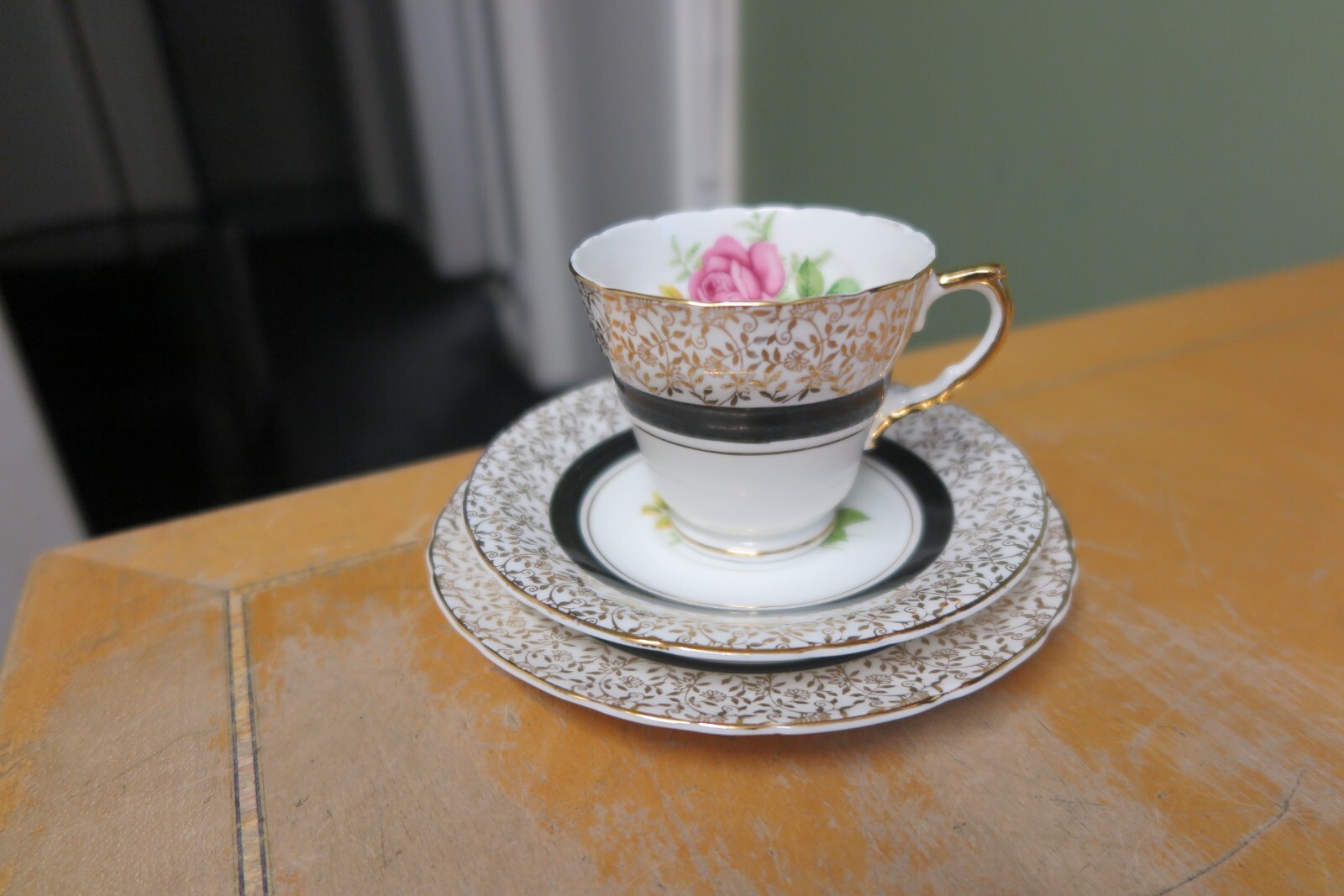 MAYFAIR POTTERY - BEAUTIFUL 22KT GOLD - BONE CHINA TRIO | eBay UK