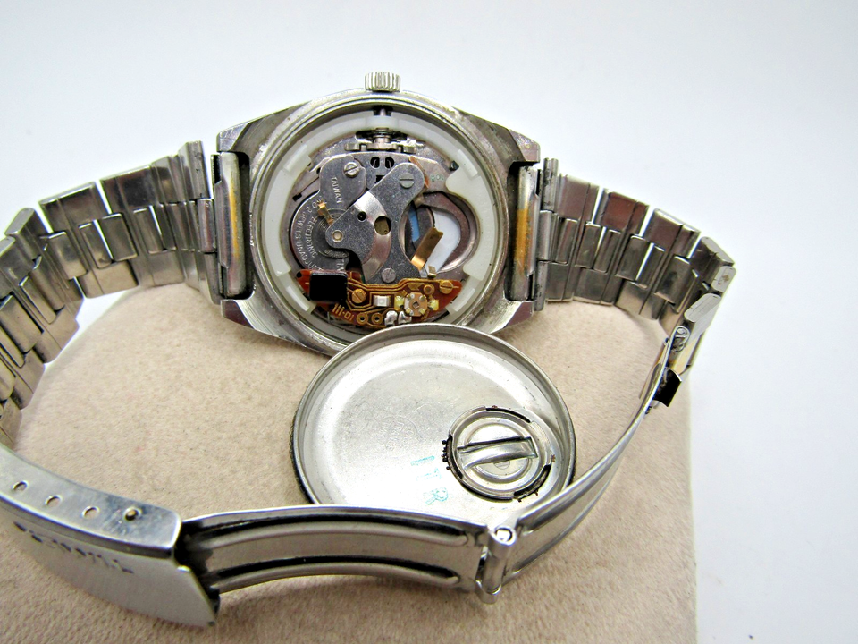 Vintage 1970's Original Timex Q Quartz Falcon Eye Radiant Blue Dial ...