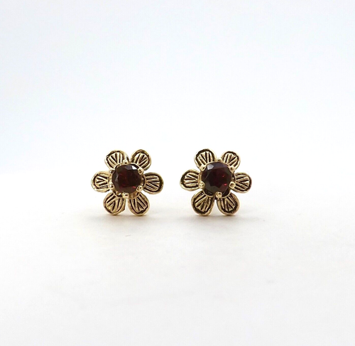 14k Gold Garnet Stud Earrings Daisy Buttercup Setting January ...