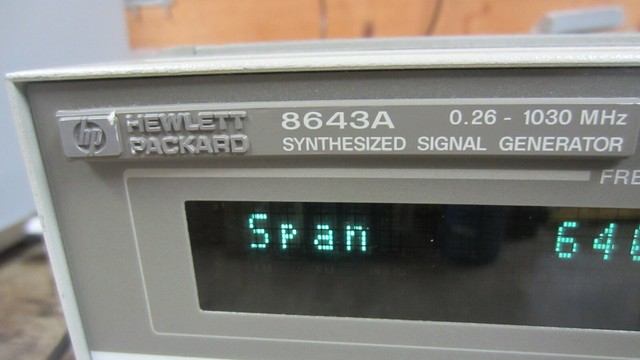 HP High Preformance Synthesized Signal Generator Gray Beige 8643A for ...