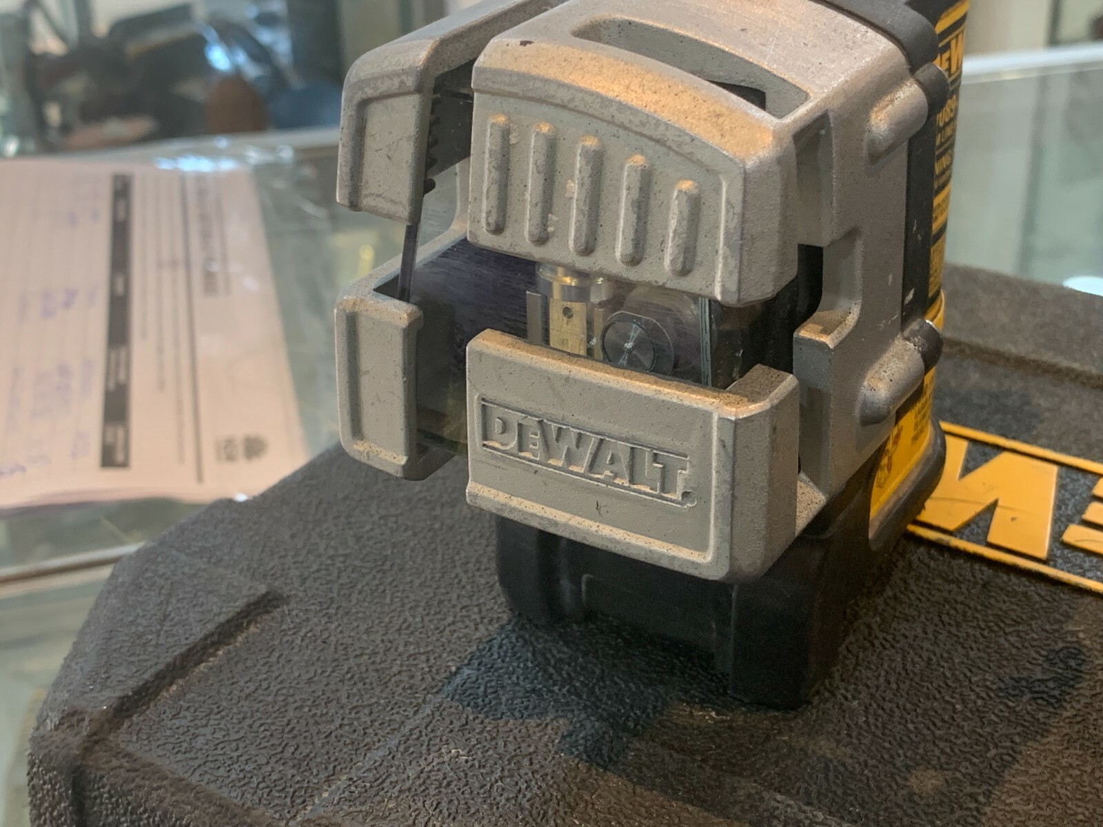 DEWALT (DW089-XE) SELF LEVELING 3 BEAM LINE GENERATOR IN HARD CASE - AU ...