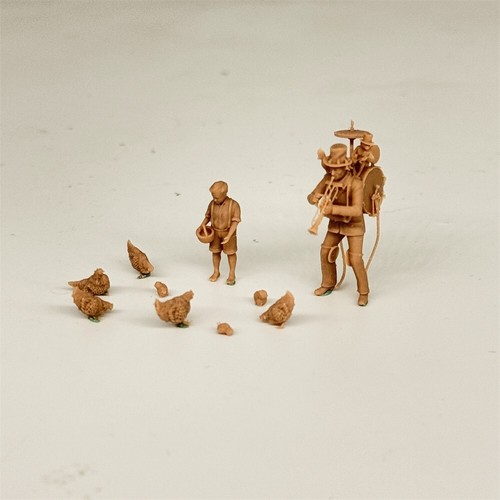 1/72 Scale WWII Civilian Monkey Man and Chicken Feeding Children Resin ...