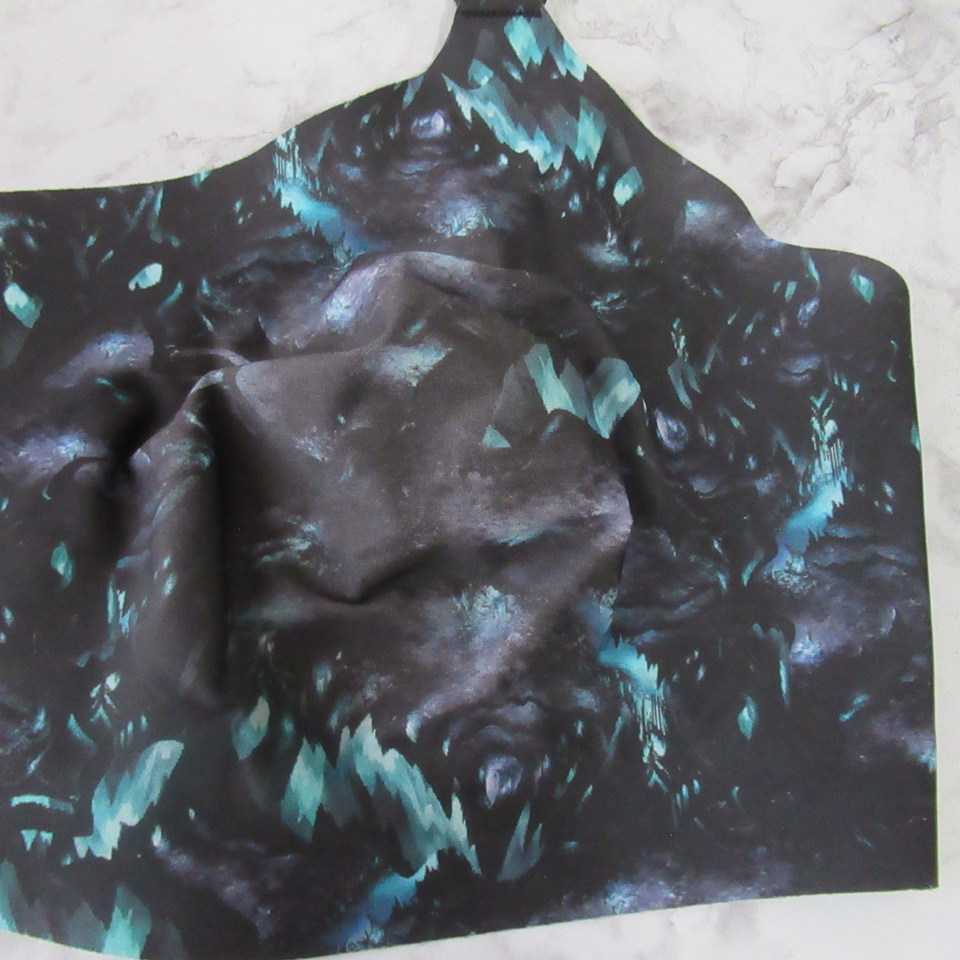 Knix Sport Bra 7 Black Print Sports Wireless Strappy Back Closure ...