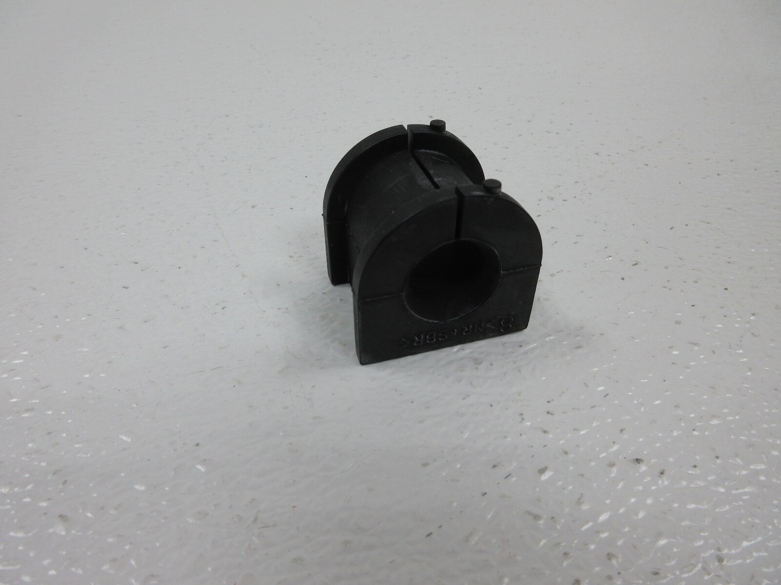 OEM MN101395 Rear Stabilizer Sway Bar Bushing for Mitsubishi Lancer ...