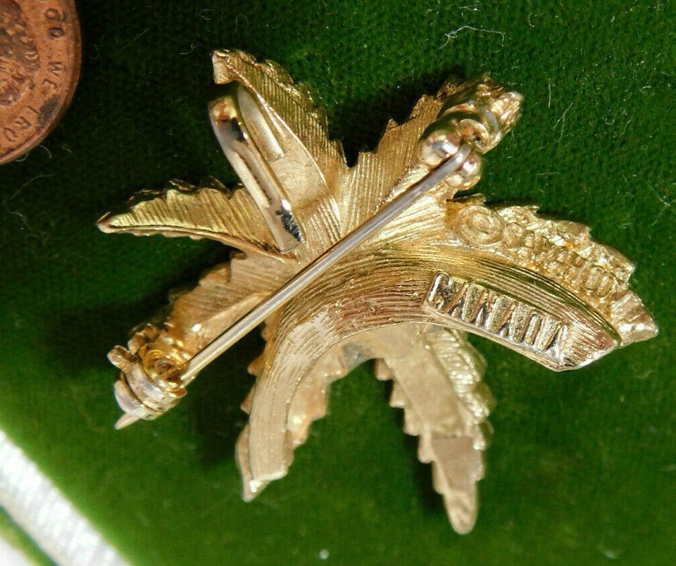 Vintage Pot Maple tree Leaf Gold tone Lapel pin Brooch Sarah Cov Canada ...
