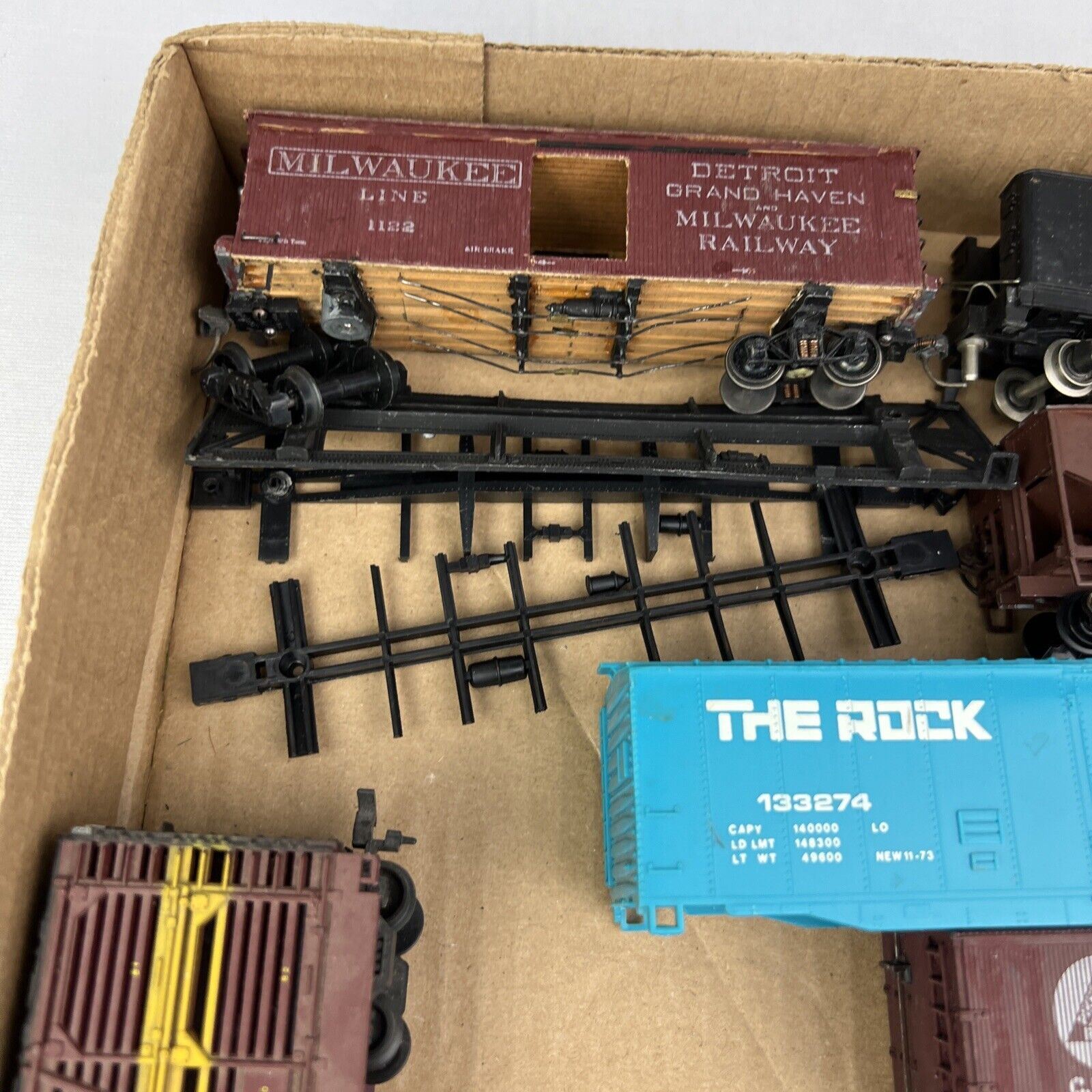 Mixed Lot of Vintage HO Scale Trains / Shells / Base Pieces / Tanker | eBay