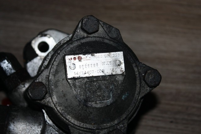 ZF Hydraulic Power Steering Pump 7685-955-225 14-14407-002 150 Bar for ...