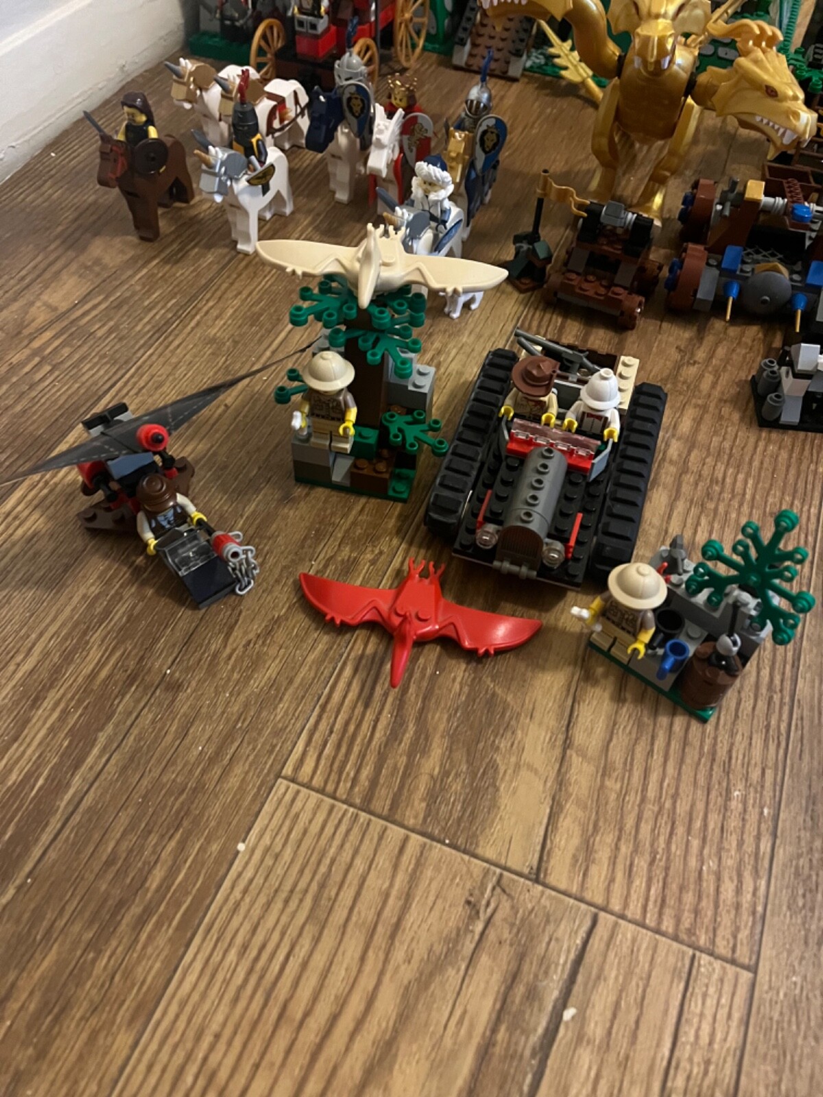 LEGO Adventurers: Research Glider (5921) and Dino Explorer (5934 ...