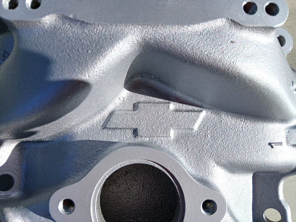 "Bowtie GM Performance" ZZ4 SBC Chevy Aluminum Intake Manifold 55-86 ...