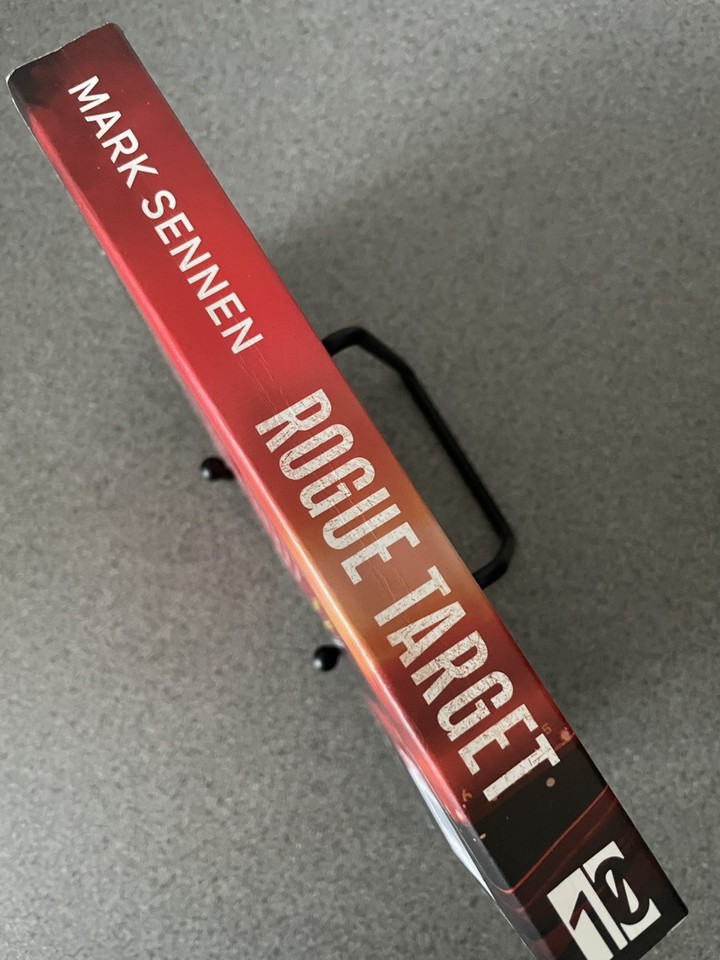 Rogue Target (Holm & da Silva Thrillers): 2, Mark Sennen, Used; Very ...