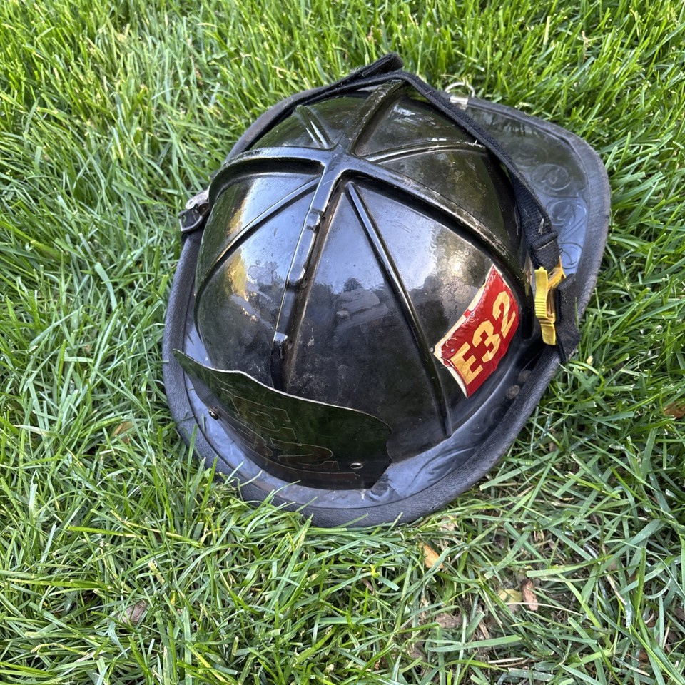 2002 Cairns 1010 Model B-TRD Firefighter Fire Helmet E 32 Garfield | eBay