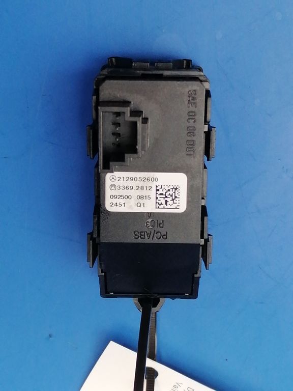 Mercedes-Benz E W212 Front Hazard light switch a2129052600 PUM41421 ...