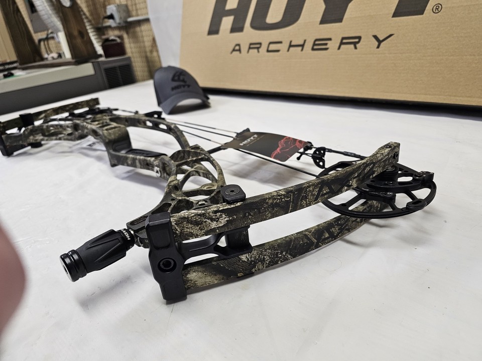 Hoyt AX-2 32 LEFT HANDED 60 - 70lbs/26" - 31"/Realtree APX | eBay