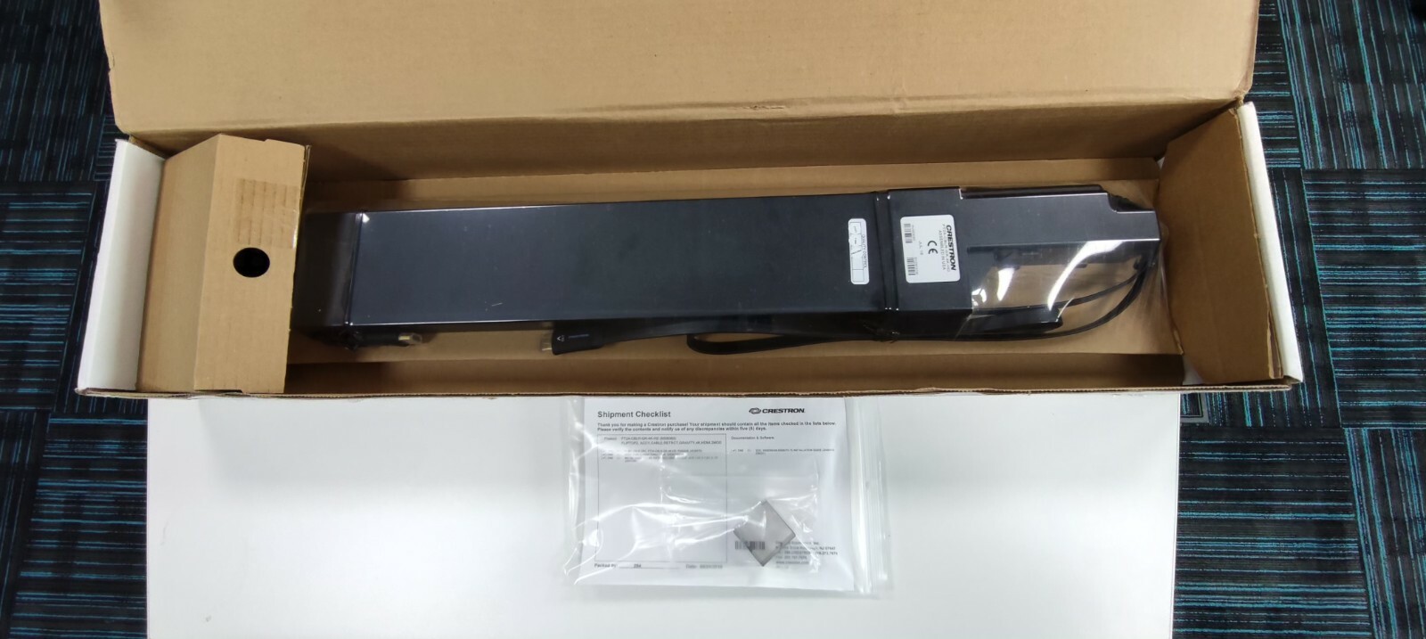 CRESTRON FT2A-CBLR-GR-4K-HD Gravity HDMI Cable Retractor for FT2 Series ...