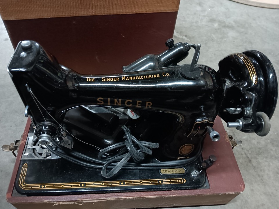 COLLECTIBLE.VINTAGE.EXCLUSIVE.UNIQUE.SINGER SEWING MACHINE 185 K3 ...