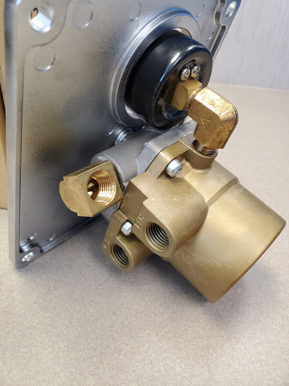 113762 / WM-607-C-1 - PANEL MOUNT REGULATING VALVE, BY WILLIAMS ...
