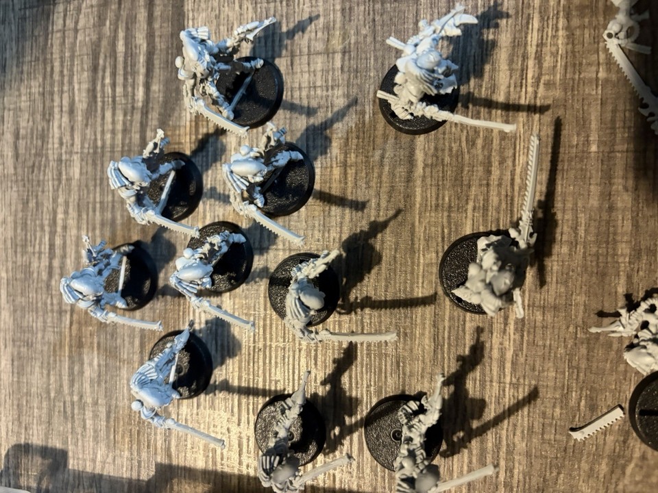 Warhammer 40K Games Workshop Eldar Striking Scorpions 12 Figures ...