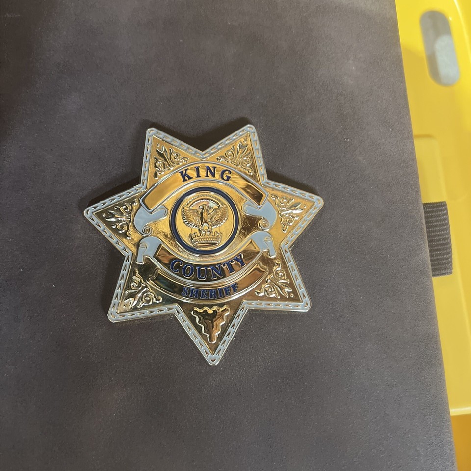 The Walking Dead Rick Grimes Badge King County Notebook Lunchbox Cook ...