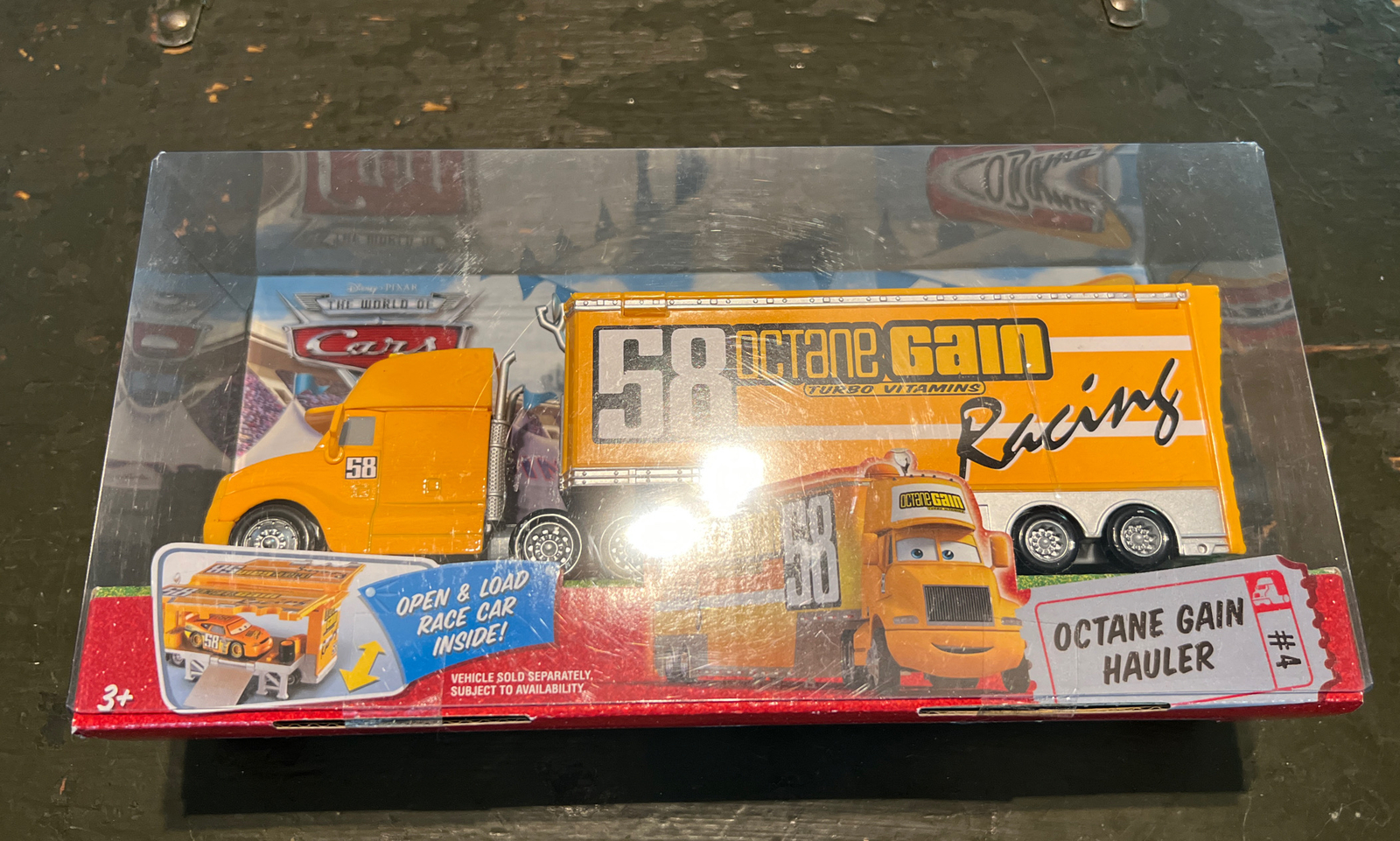 Disney Pixar Cars 3 Octane Gain 19 Bobby Swift Hauler
