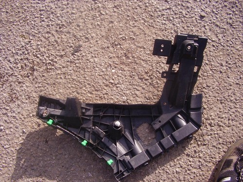 GENUINE Volvo XC40 2018 T5 NSR Passenger Side Rear Bumper Bracket ...