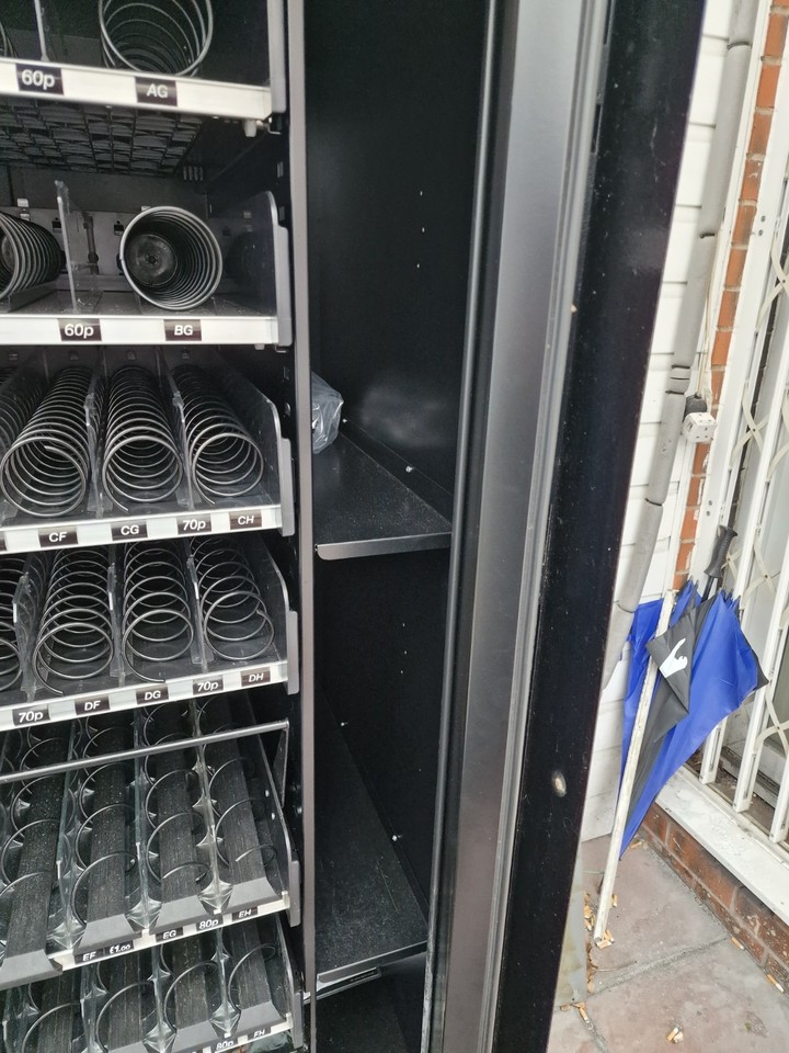 Azkoyen Palma H87 Snack Vending Machine. Fully Working. Coins Only ...