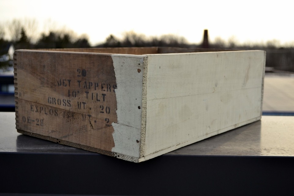 Vtg DuPont Explosives Dynamite Wooden Crate Dovetail Joints 18.5" x 12. ...